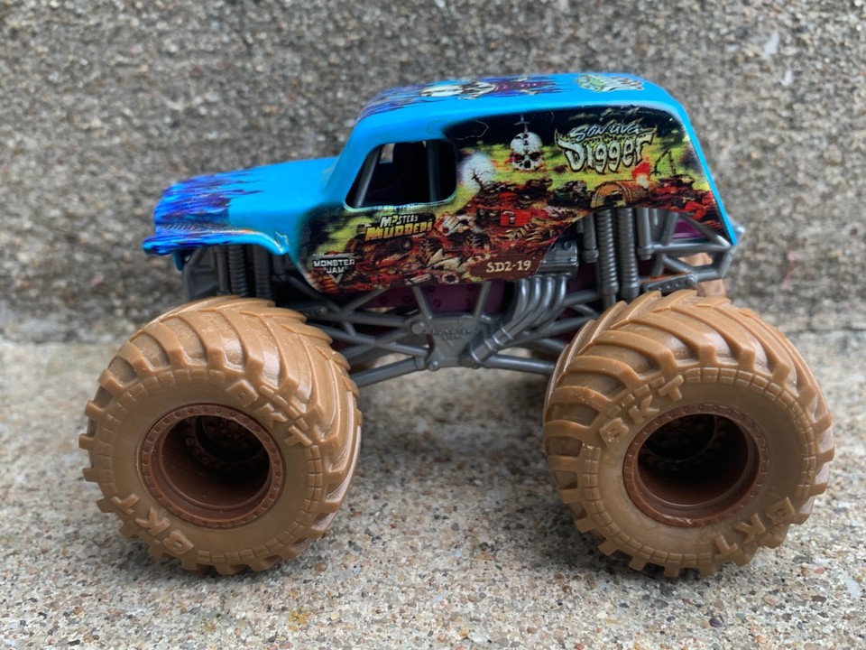 Lot of 6 Monster Jam Monster Trucks Bulldozer Evolution Burned Zombie ...