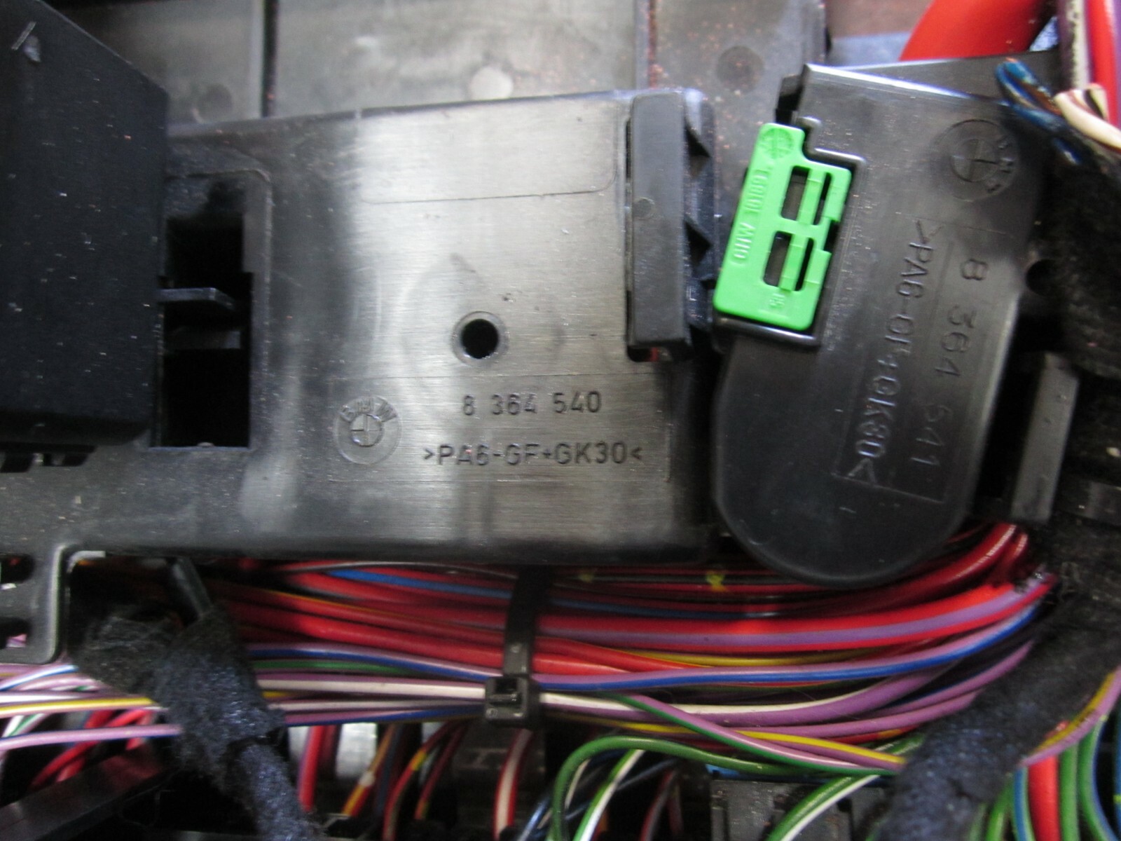 01-06 BMW E46 M3 FRONT POWER ELECTRICAL FUSE BOX CONTROL PANEL OEM 8 ...