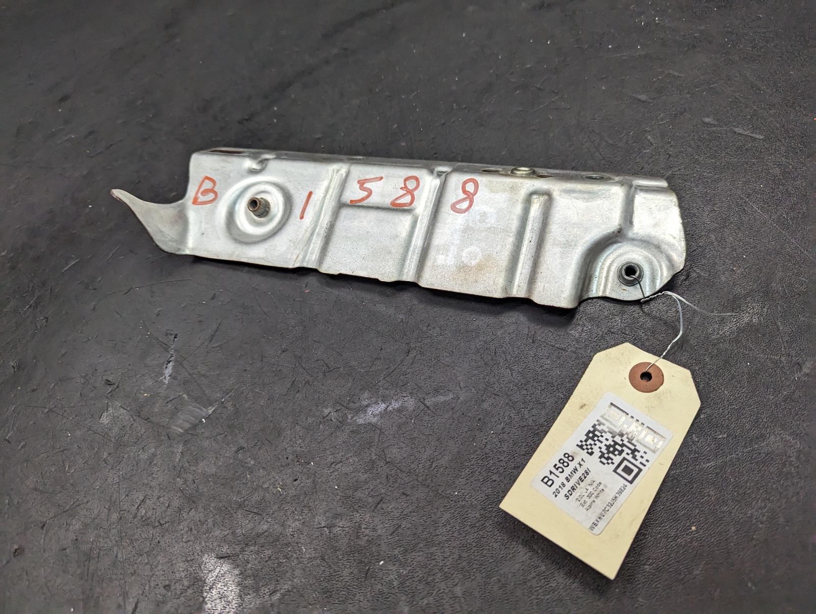 Exhaust Manifold Heat Shield 2018 BMW X1 11657618371 2016 2017 2019 | eBay