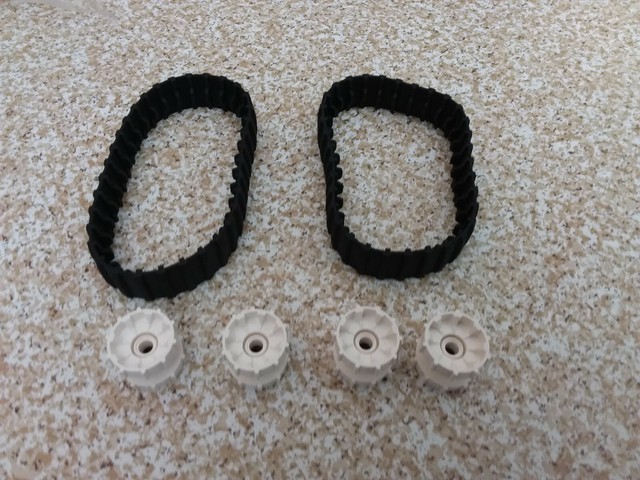 Lot of 2 LEGO Technic Tank Treads w/4 White Rims NXT, EV3, Conveyor ...