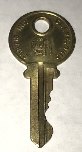 VINTAGE BRASS CURTIS KEY COMPANY CLEVELAND OHIO IN 1 KEY #IN1 MADE IN ...