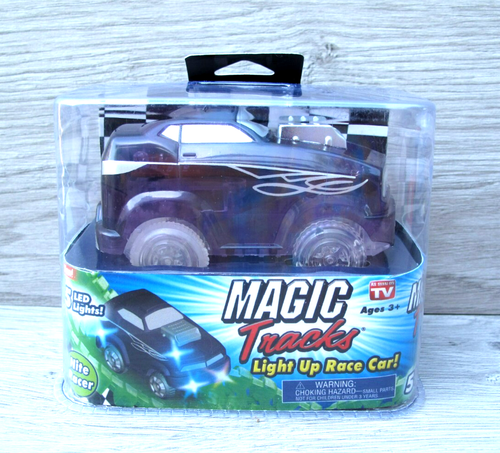 NEW - 2017 Magic Tracks Light Up Car Black "Nite Racer" 5 LED Lights ...