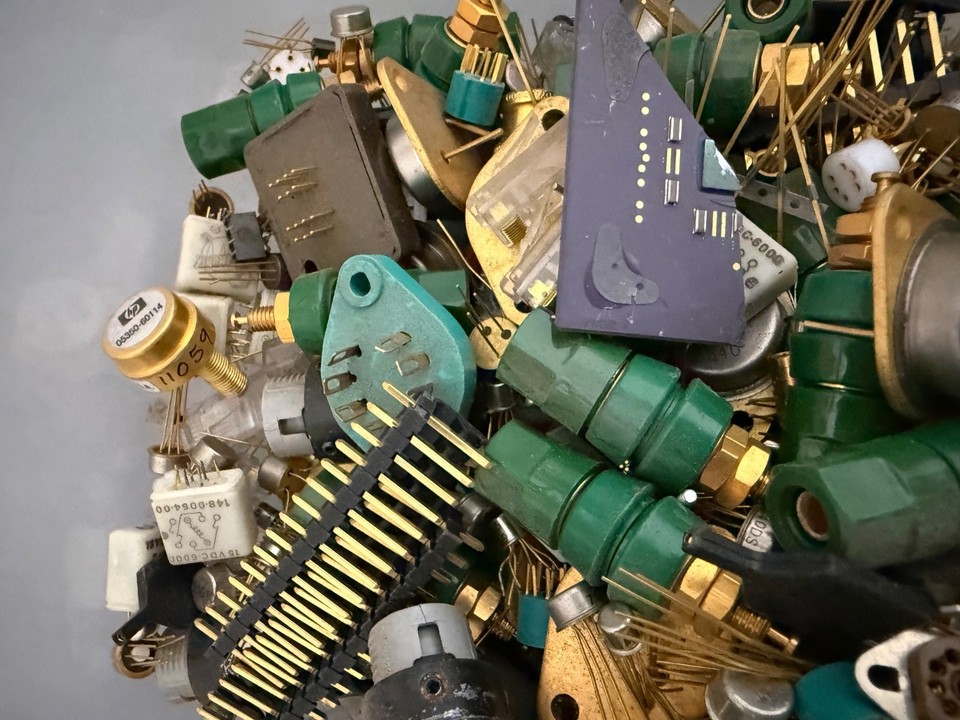 5+ lbs Vintage Gold Plated Transistors & Electronic/Computer Scrap Gold ...
