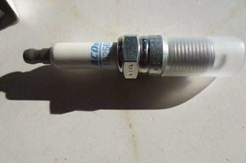 AC Delco Double Platinum Spark Plug Cadillac GMC Chevrolet 19256067 41 ...