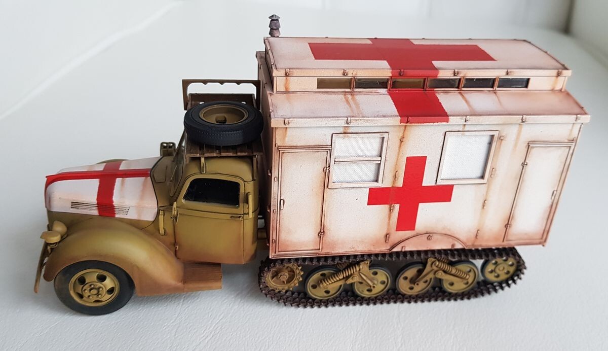 ICM 35414 Scale model 1:35 V3000S/SS M Maultier with shelter, German ...