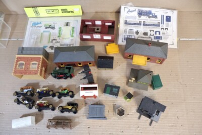 TRIANG HORNBY AIRFIX OO JOB LOT of STATION BUILDINGS OLD CARS LINESIDE ...