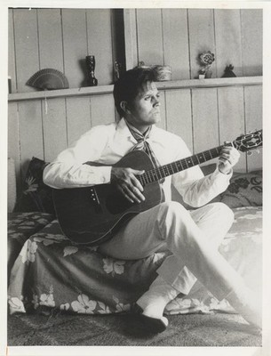 Jack Lord Hawaii Five-0 star Original 7x9 Photo 1970's playing guitar ...