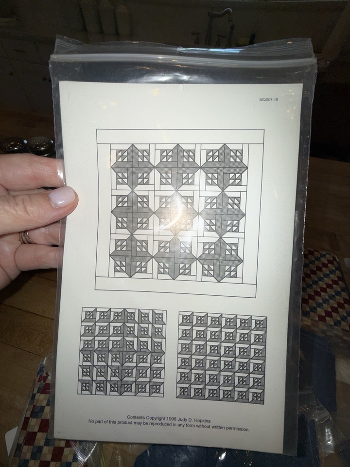 JUDY HOPKINS PIECED QUILT PATTERN KIT w/ DEBBIE MUMM COTTON 50" X 50 ...