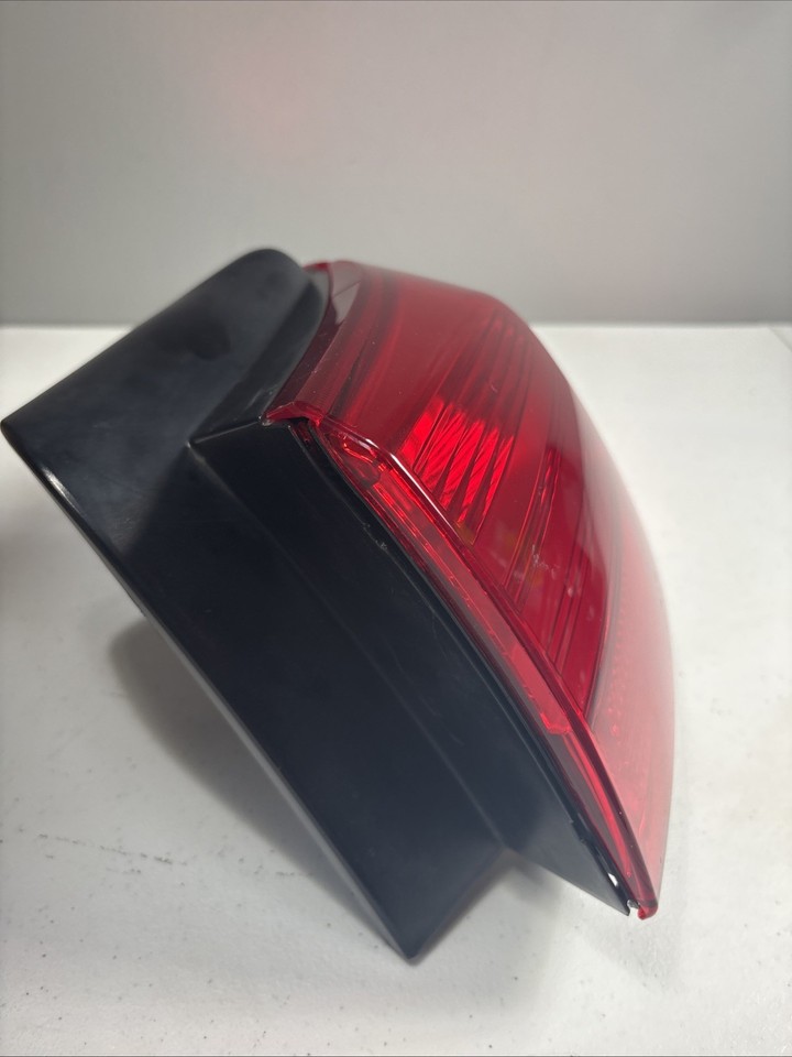 CLEAN 2016-2018 Kia Sedona Passenger RH Tail Light | eBay