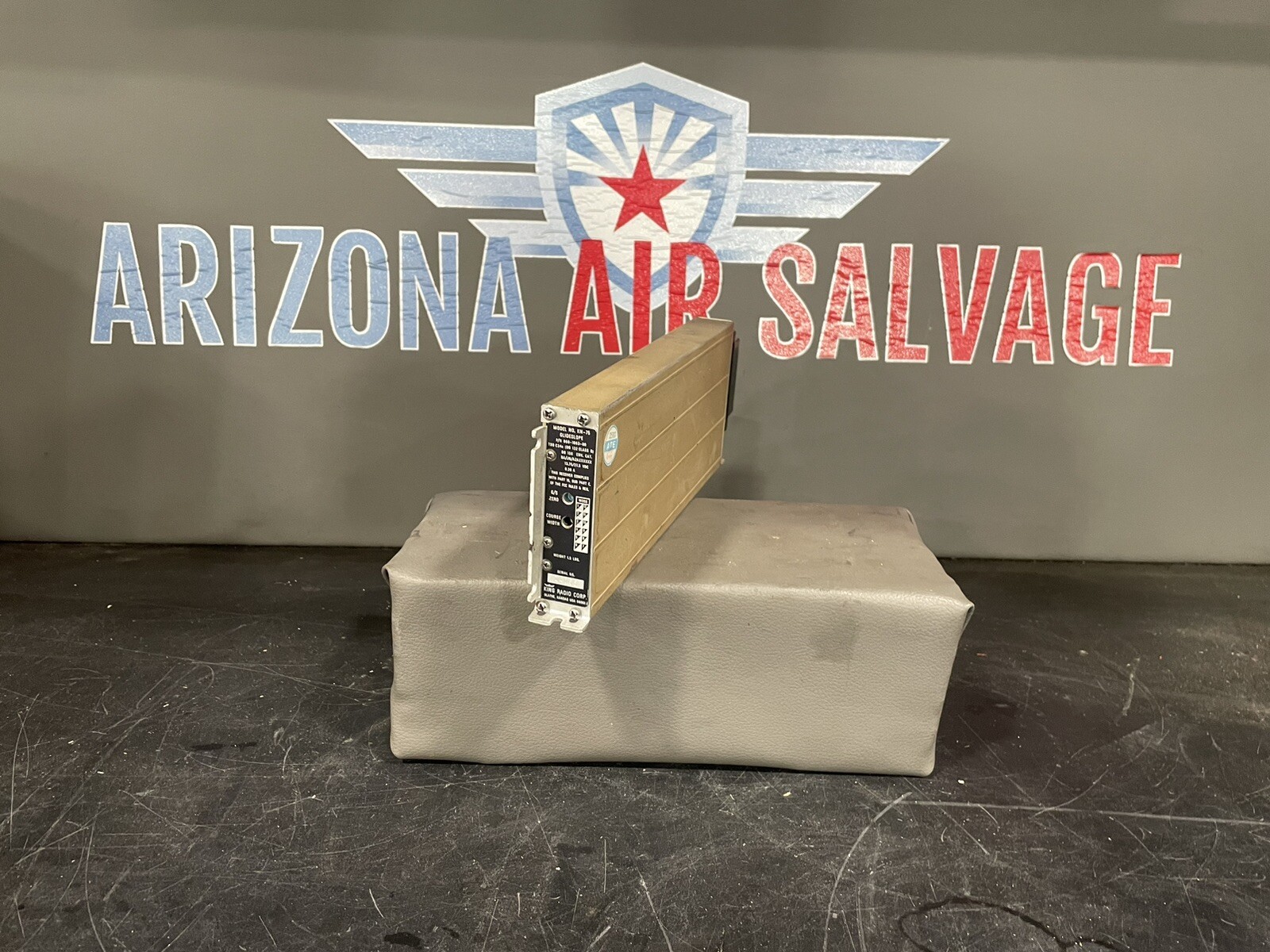 King Radio Corp. KN-75 Glideslope W/ Plug P/N: 066-1063-00 14/28 VDC | eBay