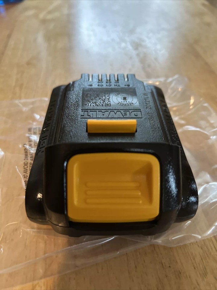 GENUINE DEWALT DCB201 20V Volt Max Li-Ion 1.5Ah Battery - NEW | eBay