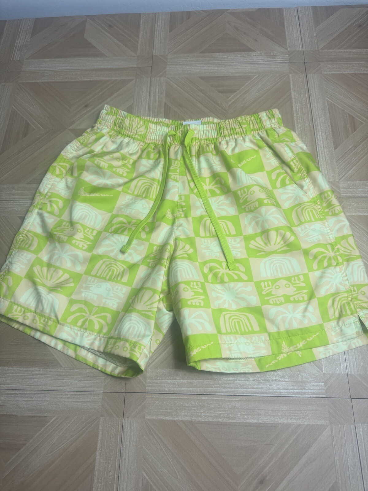 Nike Sportswear Woven Flow Shorts Atomic Green DR9845… - Gem