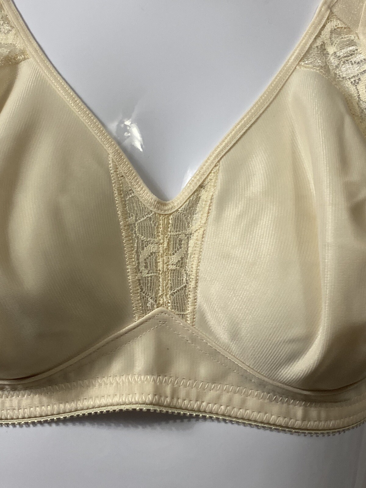Playtex 18 Hour Smooth Appearance Wirefree Size 36b Light Beige 4395 ...