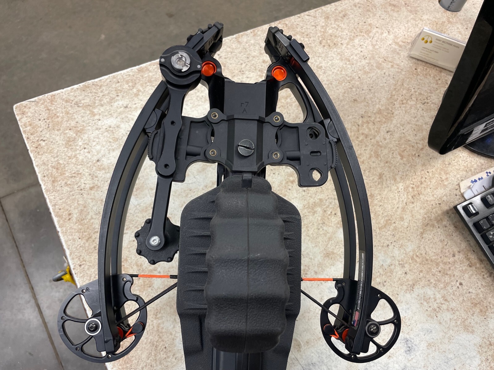 Ravin R26X Crossbow Package W/ SCOPE & CRANK COCKING SYSTEM LOOKS GREAT ...