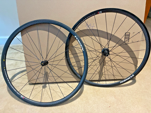 Token C28 Carbon Clincher Rim Brake Wheelset Shimano/SRAM 11 Speed ...
