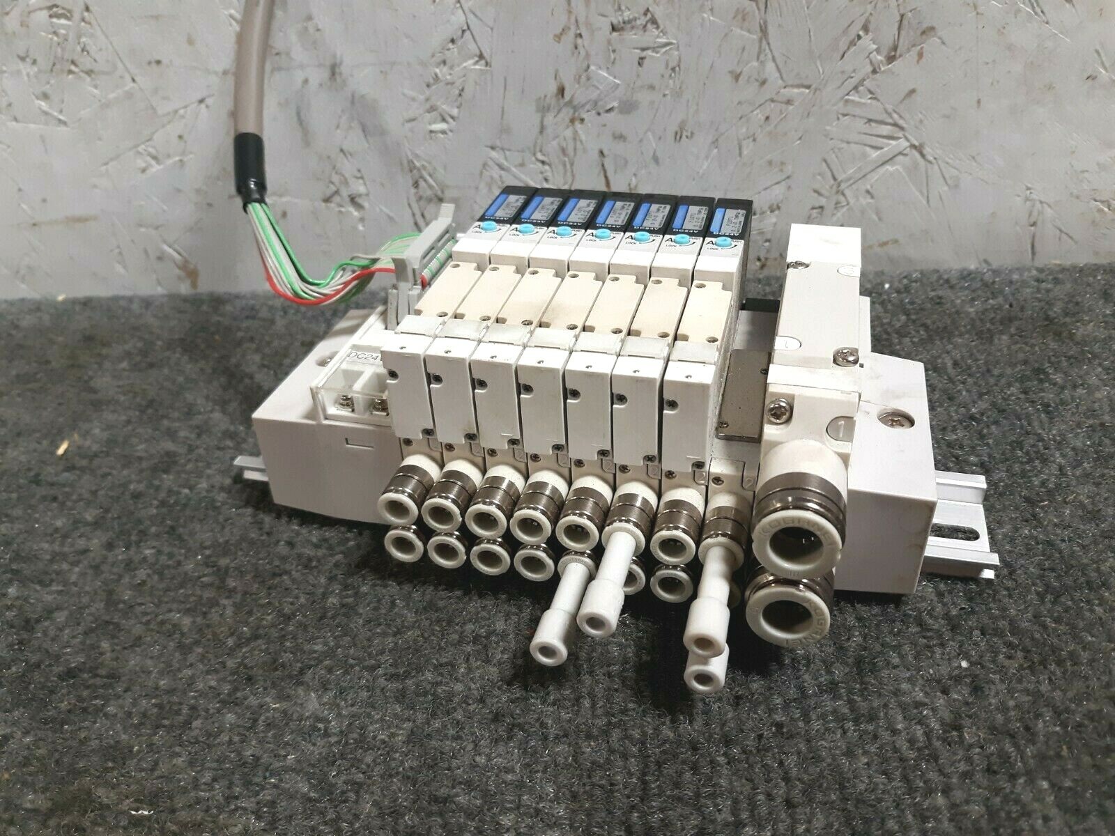 Koganei Pneumatic Block Assembly F10M8PJ w/ (7) F10T1 24Vdc M118 | eBay