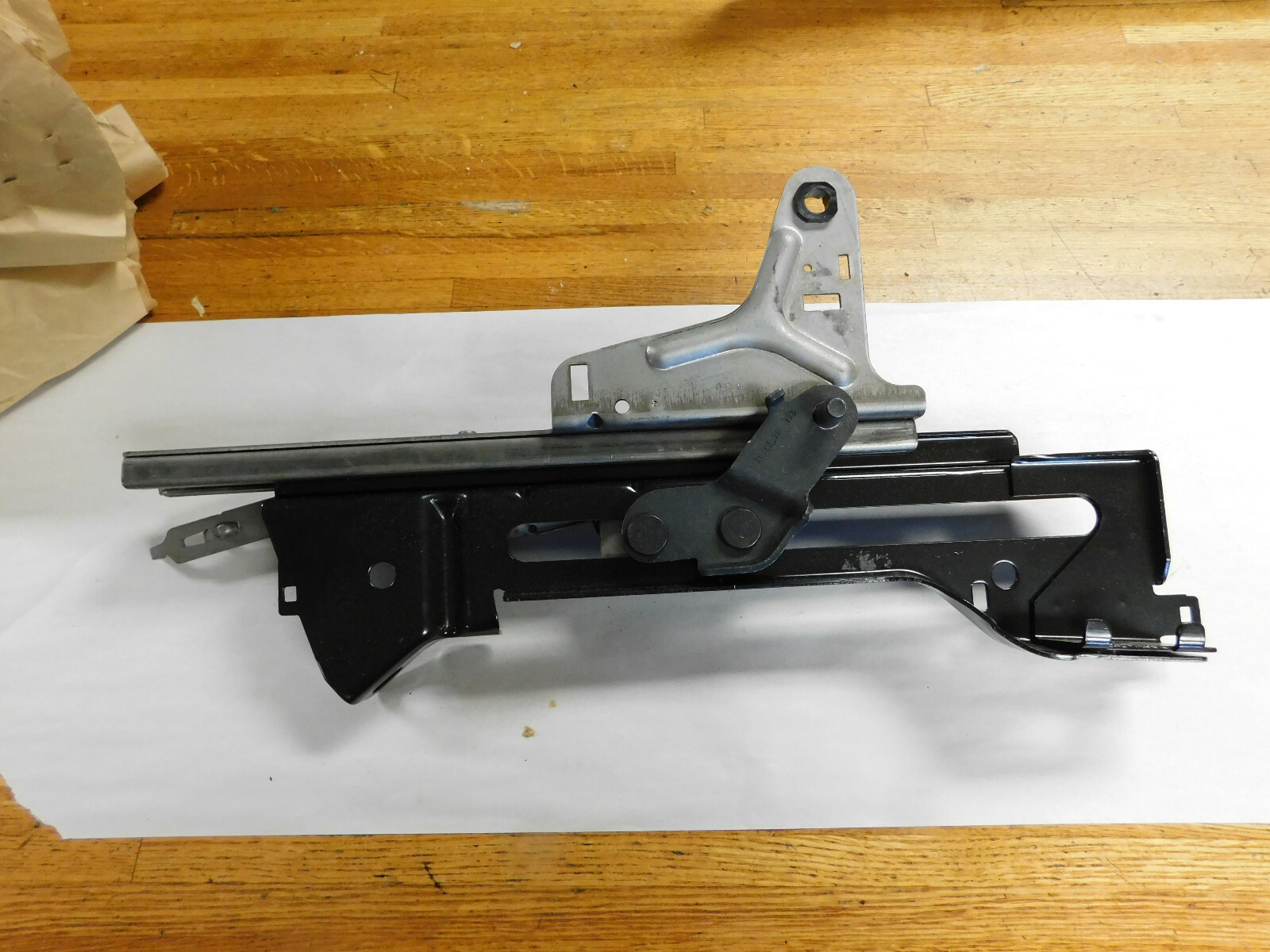 NOS OEM Ford Track ASM Seat YF1Z5461705BA for sale online | eBay