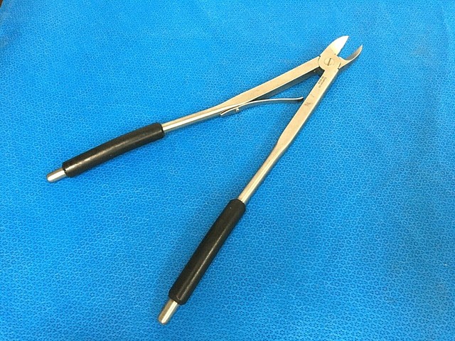 Codman 40 56-8043 Stainless Surgical Bethune Rib Shears 14" for sale ...