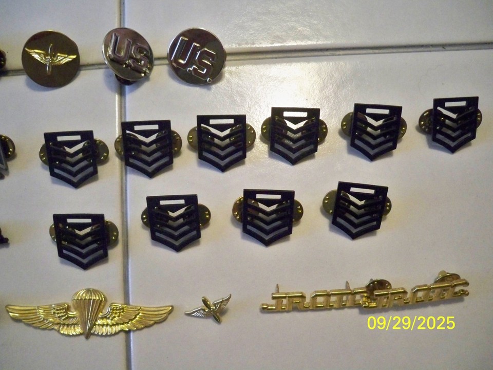 Huge Lot Vintage Military Ribbon Bars Enamel Pins Insignia Marksman ...