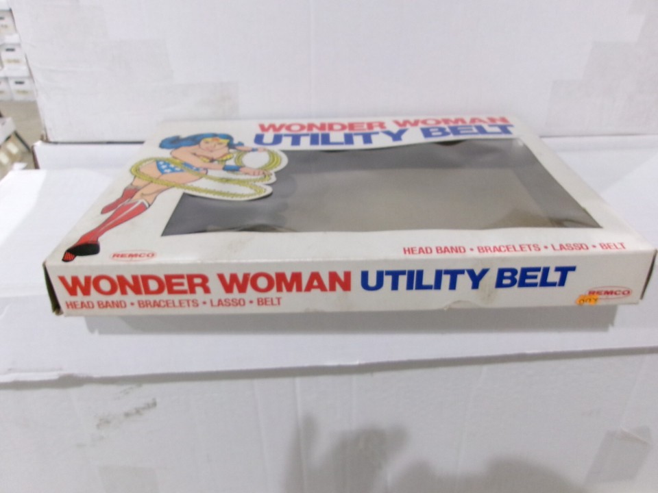 Wonder Woman Utility Belt Remco 1978 Attached to orignal backing ...