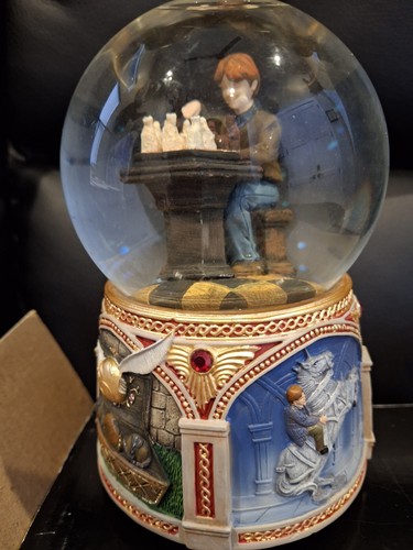 Harry Potter Snow Globe Ron Weasley WIZARD CHESS Music Box "BEAUTIFUL ...