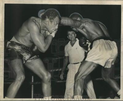 1967 Press Photo Eddie "Bossman" Jones light-heavyweight bout with ...