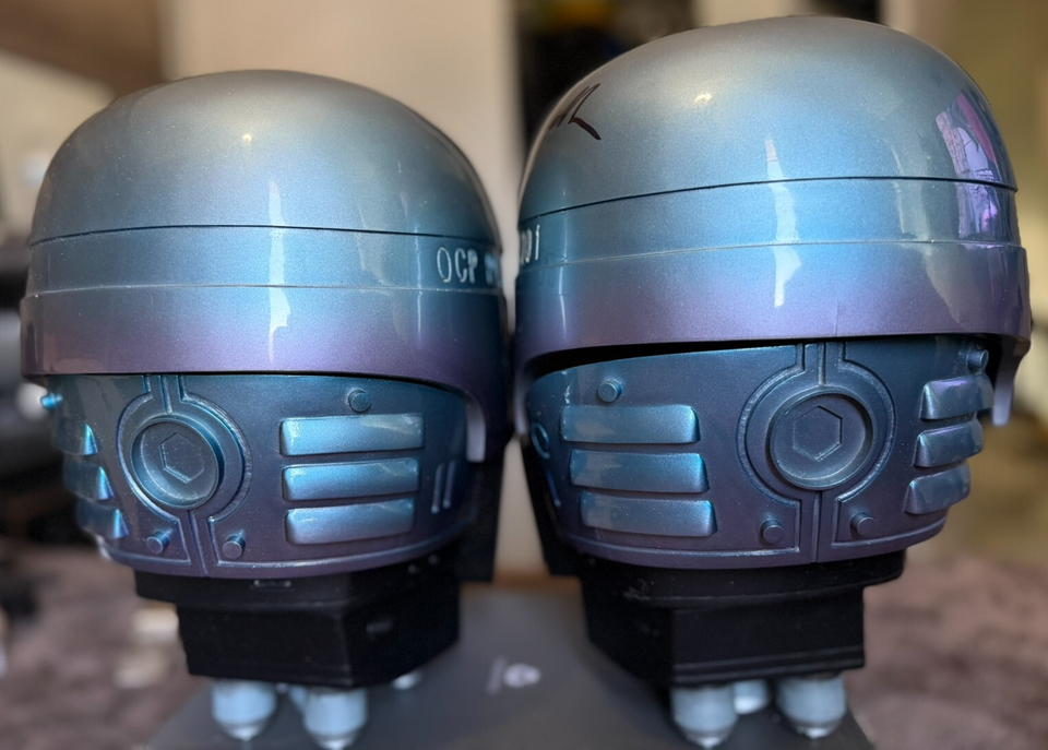 RoboCop 1:1 Helmets (Battle Damaged + Clean) Signed by Peter Weller w ...