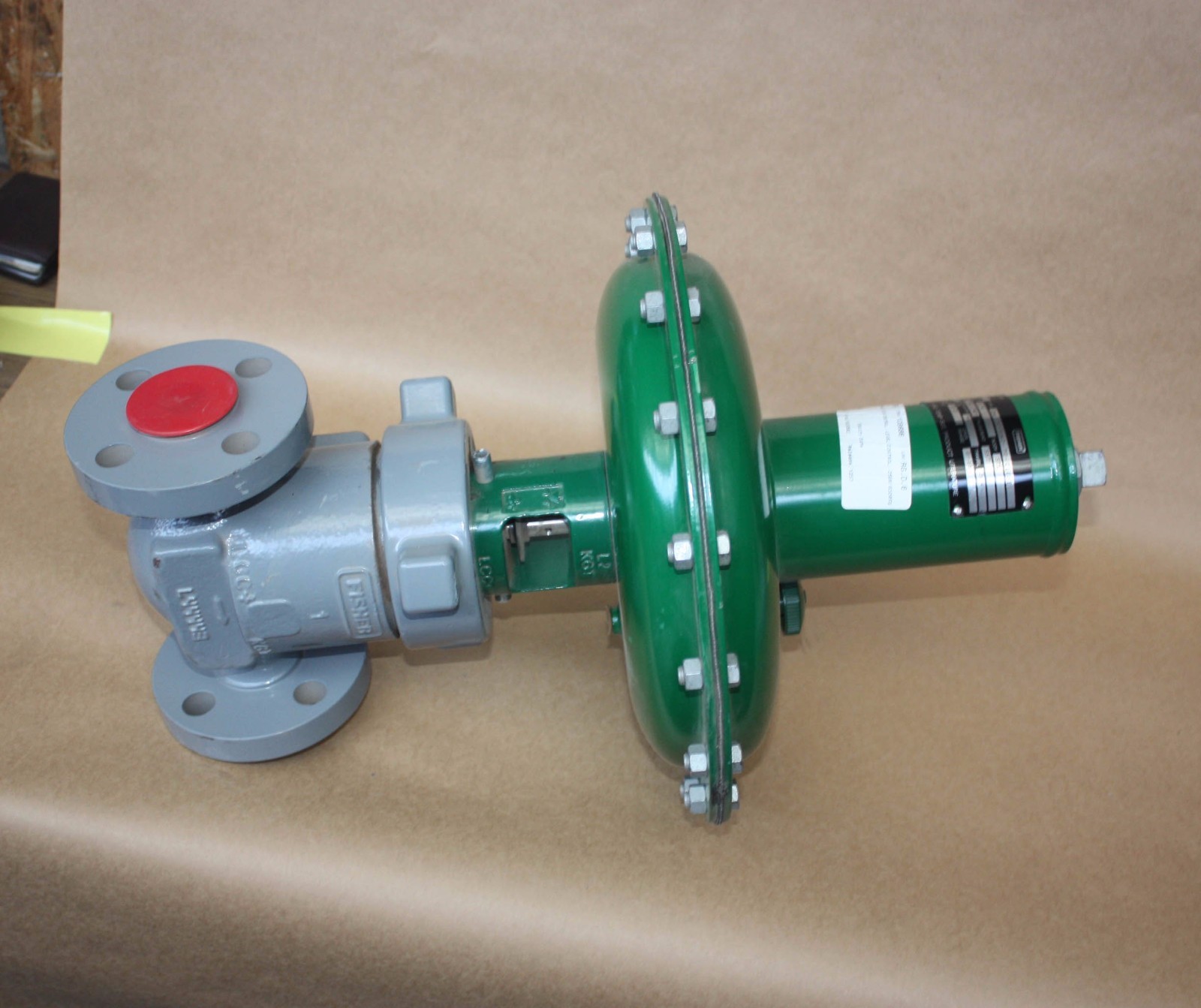 Fisher D4 SPRING TO CLOSE CL600 1500PSI 1/4" Actuator Control Valve ...