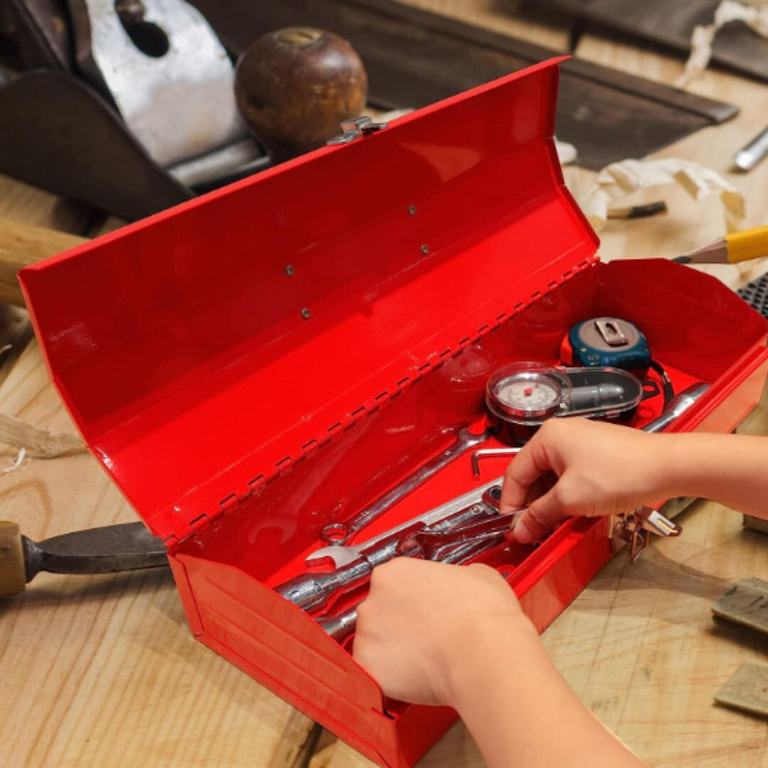 International Tool Storage Economy 16in Red Gloss Steel Lockable Box