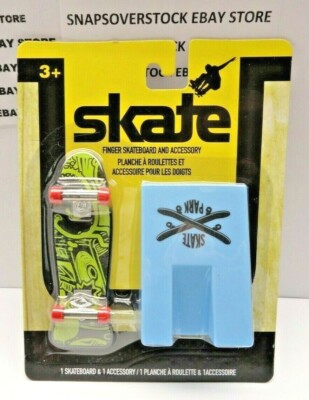 SKATE BLACK COLOR FINGER SKATEBOARD W/ BLUE COLOR SKATE PARK RAMP, NEW ...