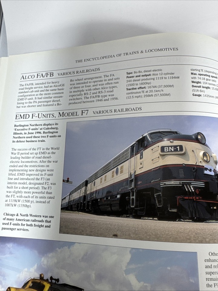 Guide To Trains and Locomotives, The Comprehensive Guide to Over 900 ...