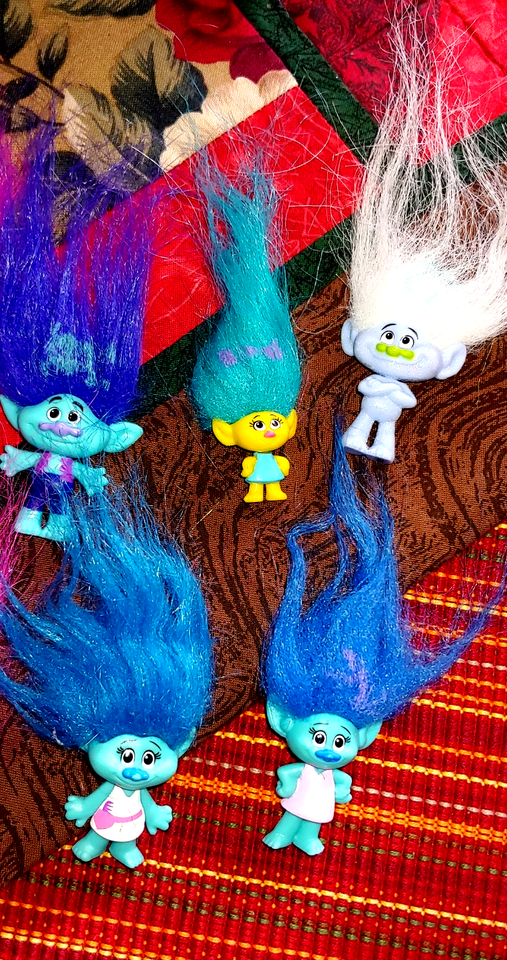 9 Mini Dream works Movie Trolls with Hair 1" to 3" Sizes Various Colors ...