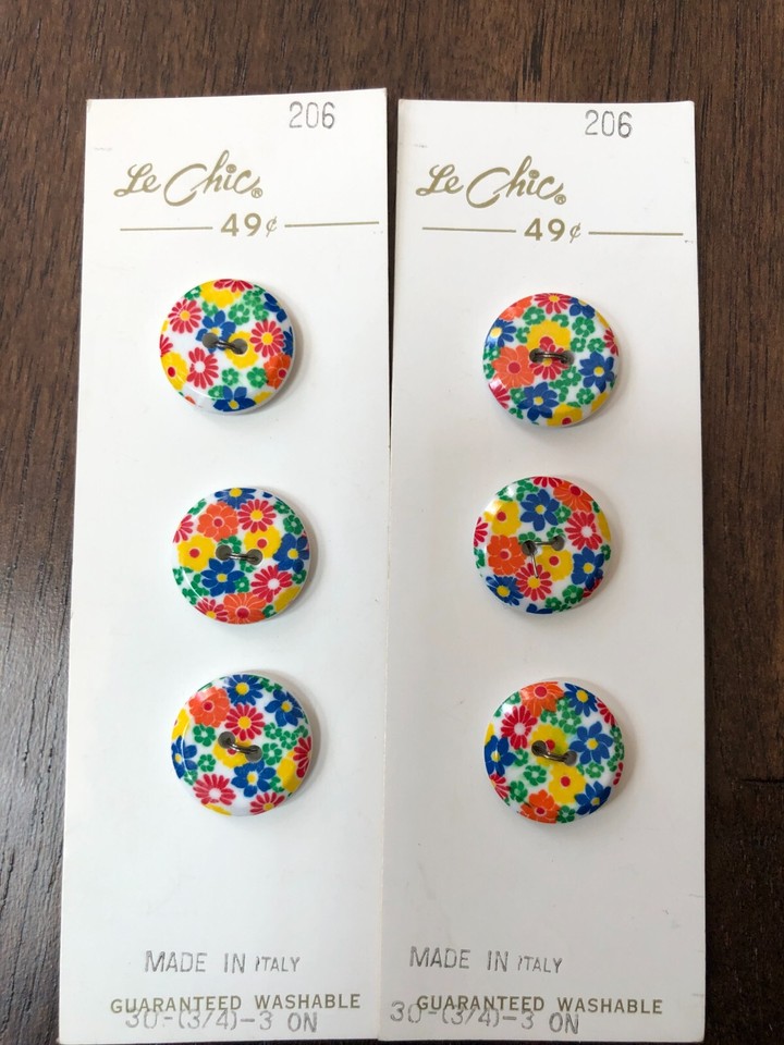 Vintage Sewing Button Cards Costumakers Le Chic Le Bouton 76 Buttons | eBay