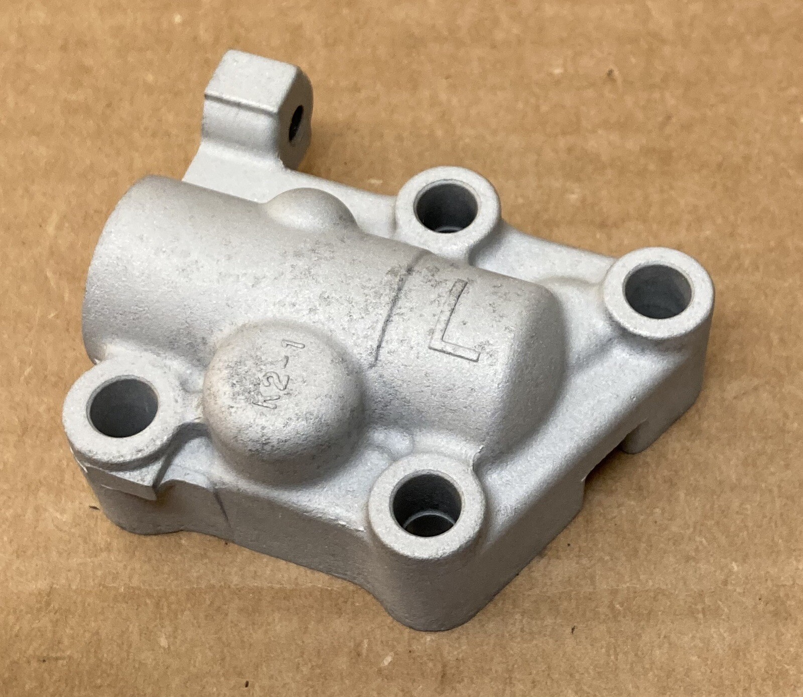 06 - 12 Subaru LH Driver side avls vvt oil Control Valve Holder ...