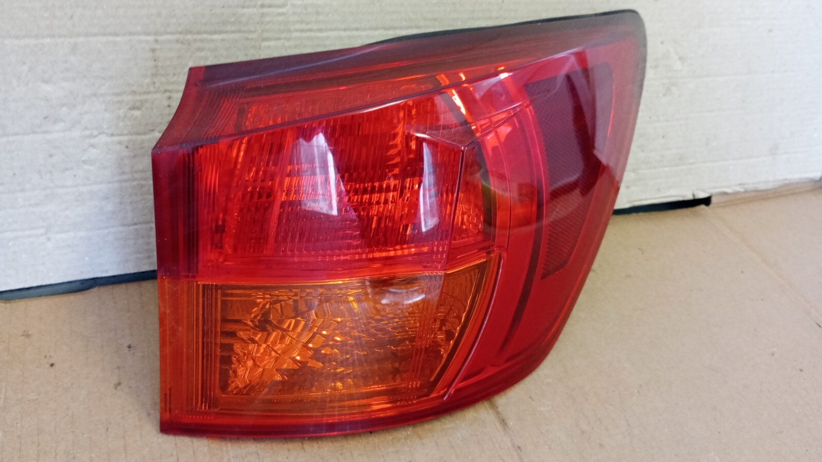 GENUINE 2006-2009 LEXUS IS220- OFF SIDE DRIVER SIDE OUTER REAR LIGHT ...