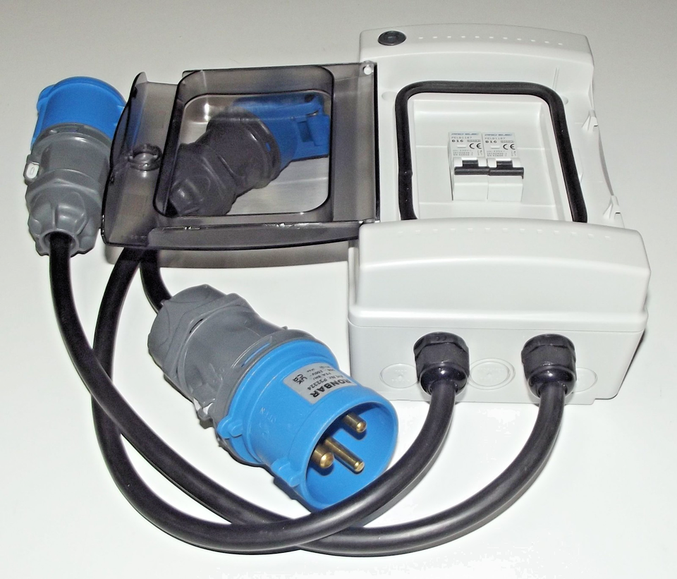 32 AMP / 2x 16 AMP DISTRIBUTION SPLITTER BOX With MCB Breaker 32A to 2x ...