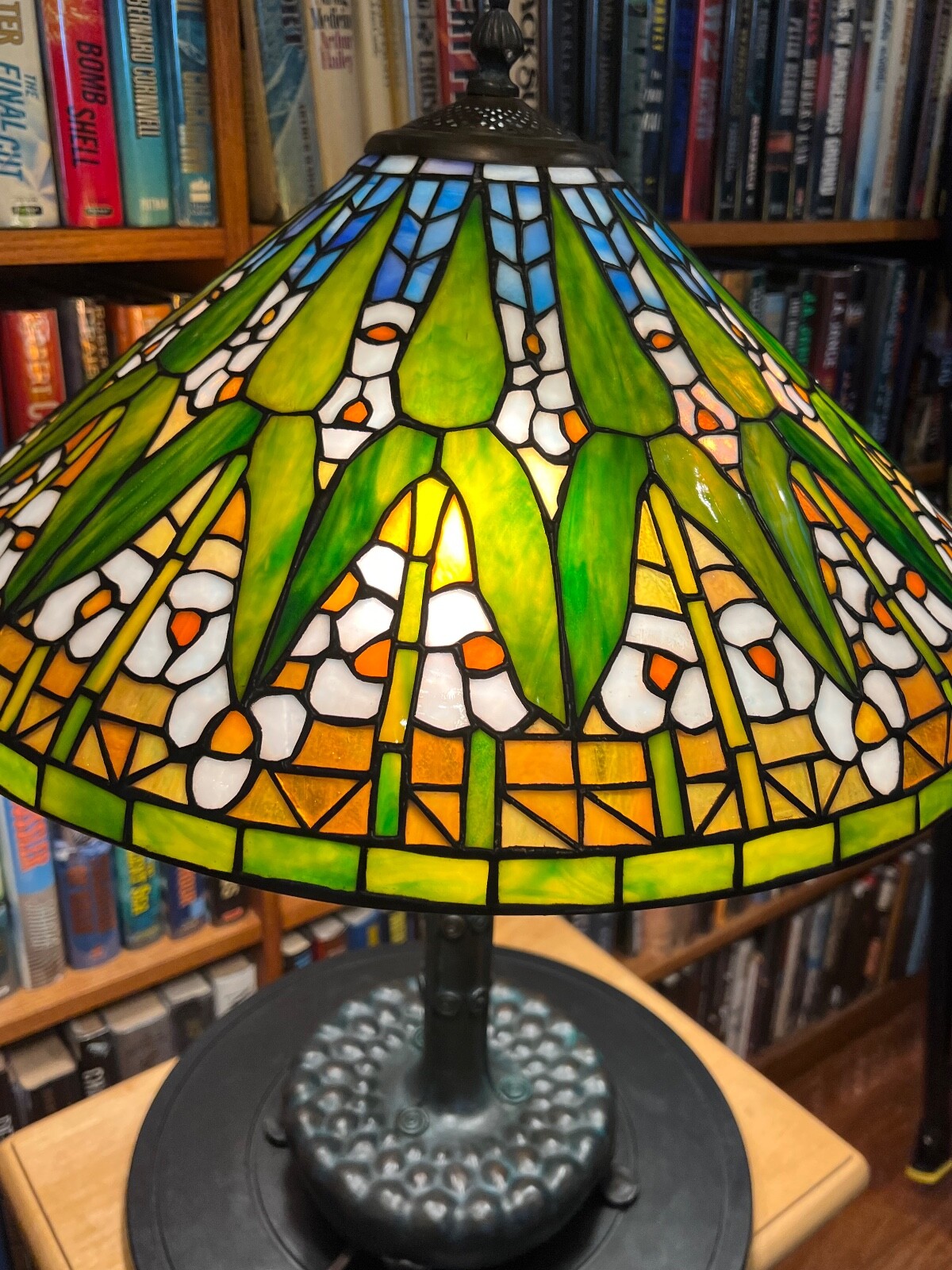 Antique Tiffany Studios Reproduction Arrowroot Leaded glass lamp on ...