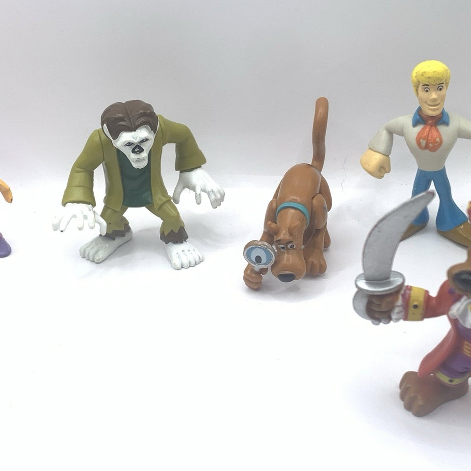 Scooby-Doo Mystery Mini Figure Bundle - Daphne Velma Scooby Fred ...