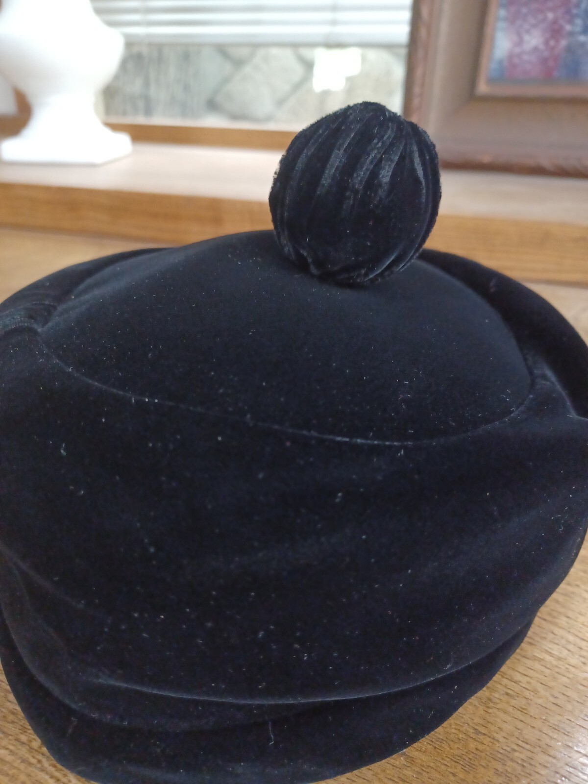 1950s MR JOHN classic black velvet hat NEW YORK , PAR… - Gem