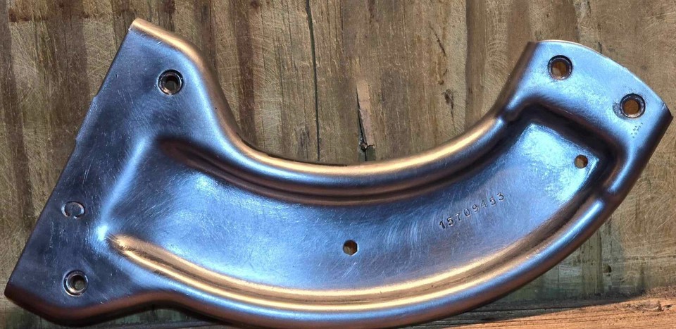 99-07 Drivers Silverado Sierra Yukon Suburban Avalanche Fender Bracket ...