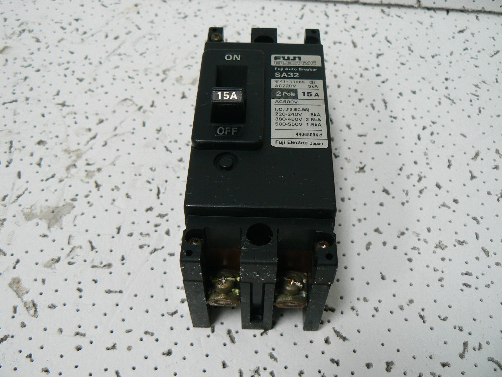 FUJI ELECTRIC SA32 Auto Circuit Breaker 15A 2 Pole | eBay Australia