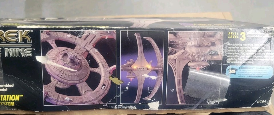 1994 STAR TREK DEEP SPACE NINE SPACE STATION DS9. 1/2500 Scale.Model ...