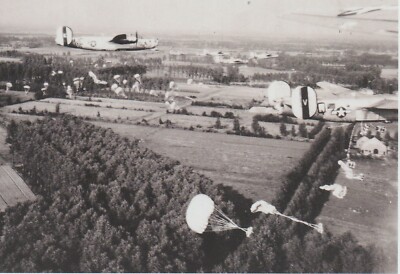 B24 Liberators of 44th BG dropping supplies over Brest Netherlands 1944 ...