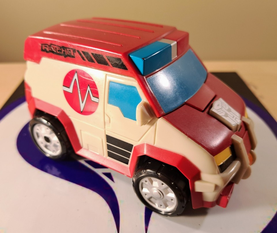 TRANSFORMERS ANIMATED BUMPER BATTLERS AUTOBOT RATCHET 2008 | eBay
