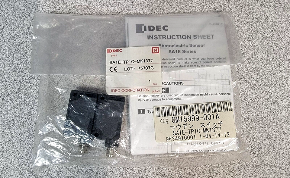 2 Photoelectric Sensors IDEC SA1E-TP1C MK1377 75707c 12 24 VDC | eBay