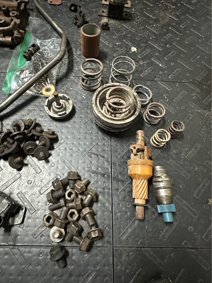 1986-87 Grand National 200-4R transmission parts BRF valve body ...