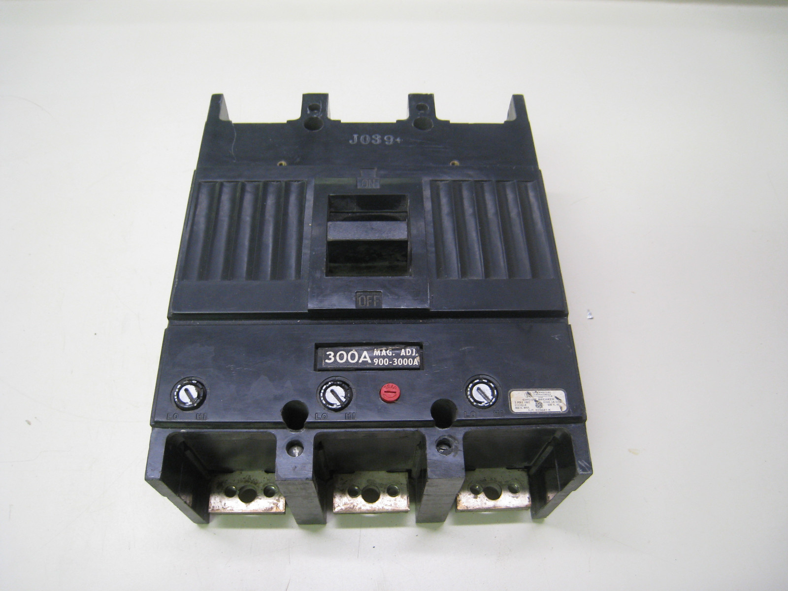 GENERAL ELECTRIC E11592-R CIRCUIT BREAKER 300 AMP 3 POLE 600 VAC N.P ...