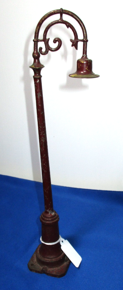 PREWAR LIONEL/AMERICAN FLYER LAMP POSTS WITH CAST IRON BASE STANDARD ...