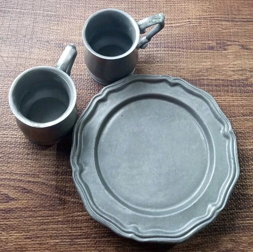 Vintage Taiwan Cast Aluminum 6 Pieces 4 Dinner Plates & 2 Mugs | eBay