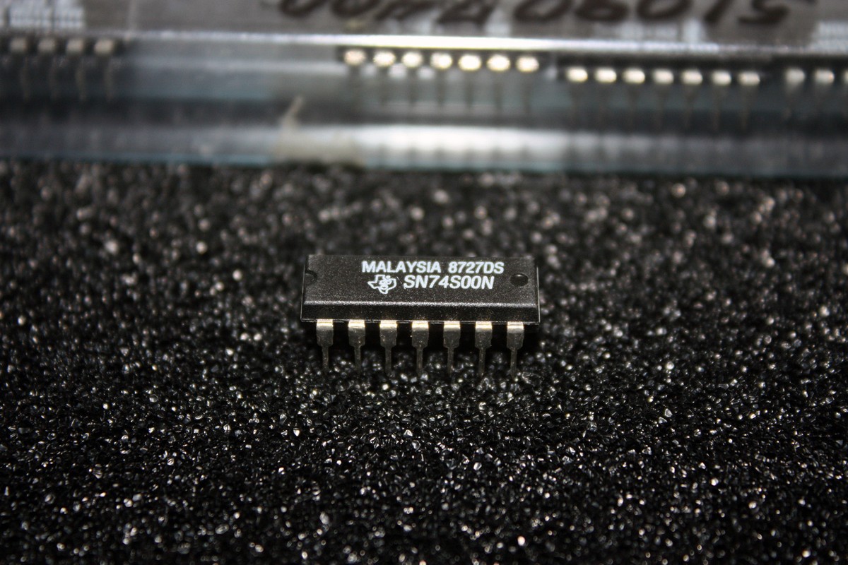 Jante Saxo SN74HC00 2-Input NAND Gate Pinout, Datasheet, Equivalents ...